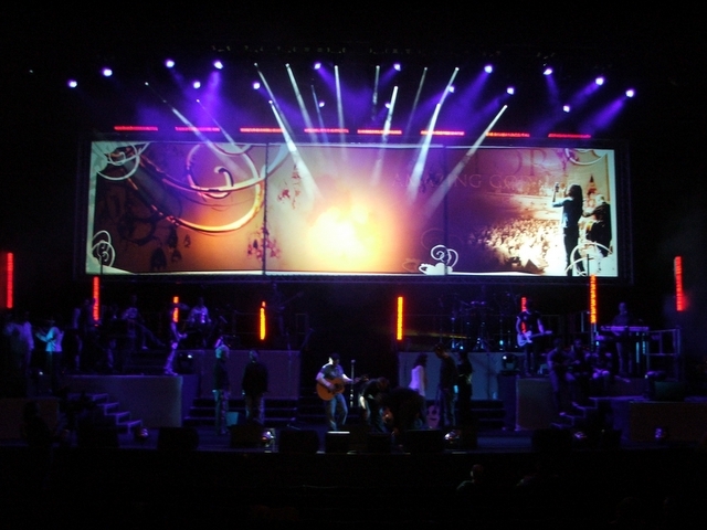 Worship as Entertainment – La Vista Church of Christ