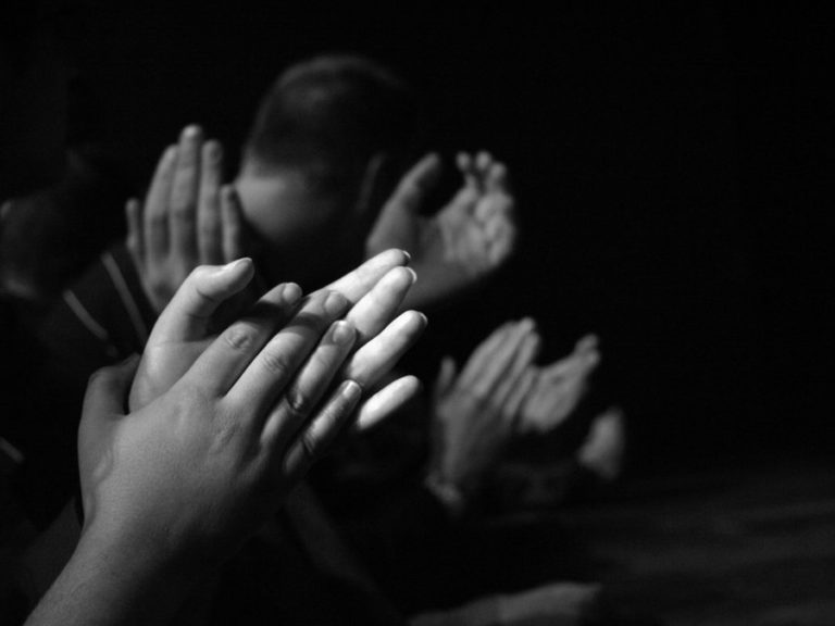 Clapping in Worship – La Vista Church of Christ